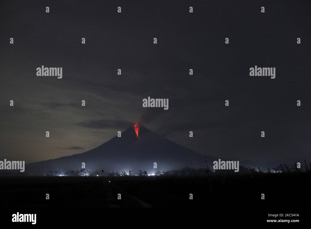 Night view of the volcanic activity from the summit creaters of mount ...