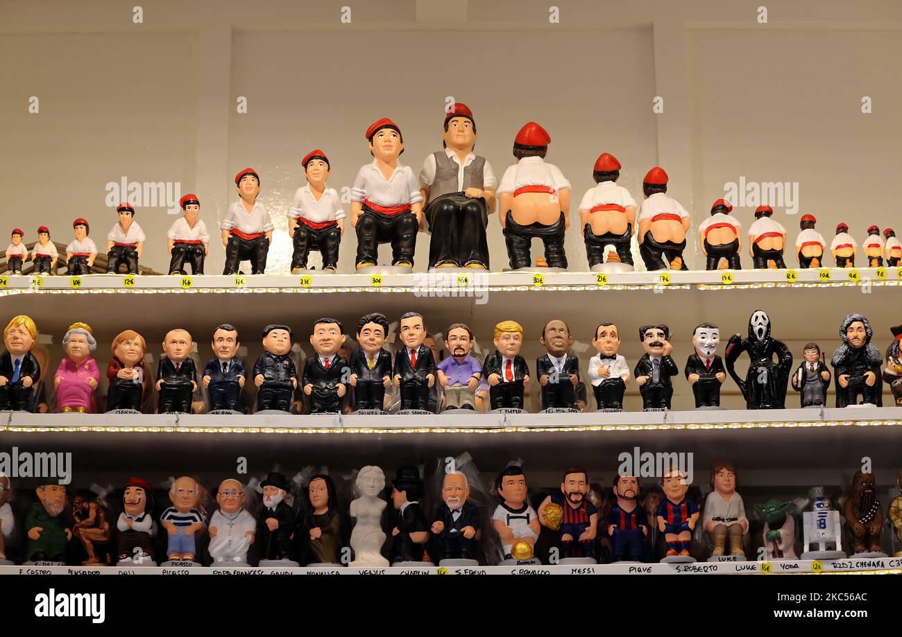 Shop where they sell the typical Catalan "caganers" at the Santa Llucia ...