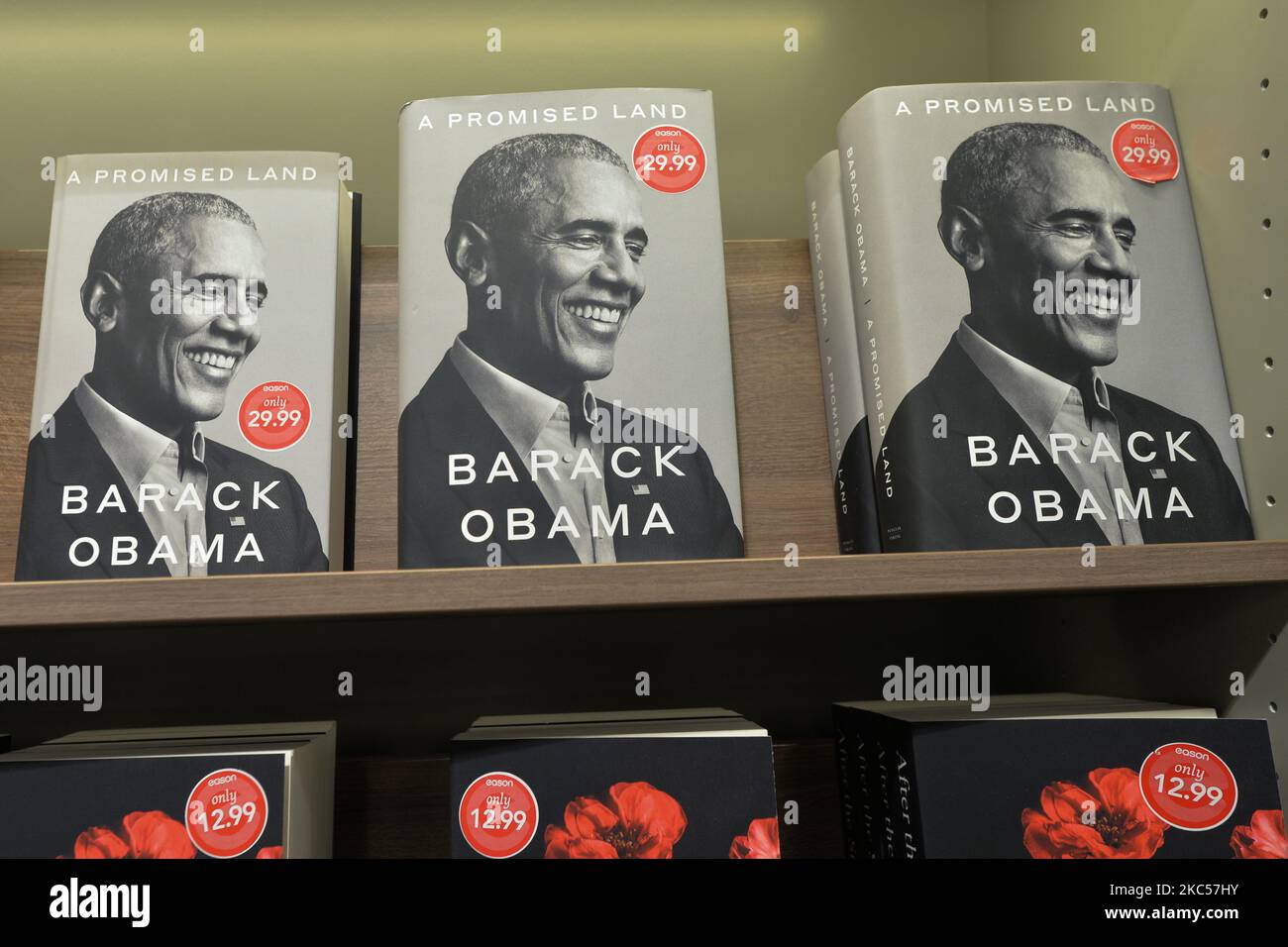 Michelle obama becoming 2020 hi-res stock photography and images - Alamy