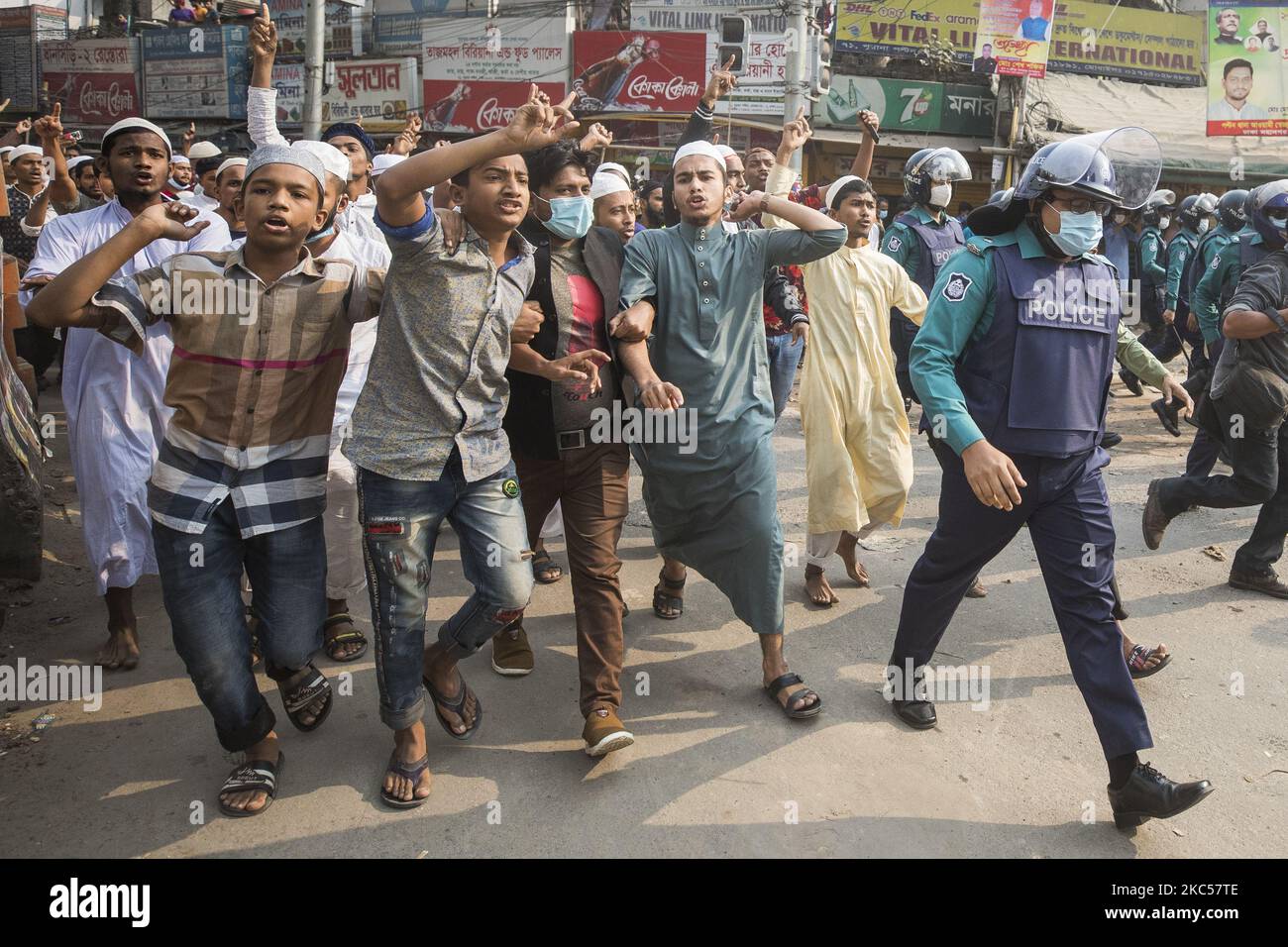 Muslim protesters chanted slogans as they protesting against the ...