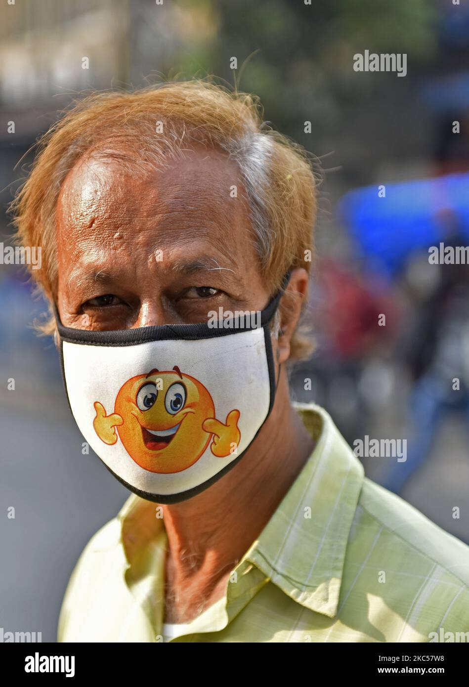 India man wears mask hi-res stock photography and images - Alamy