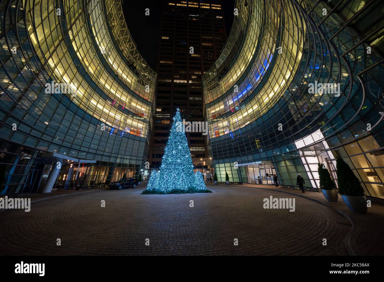 Bloomberg tower hi-res stock photography and images - Alamy