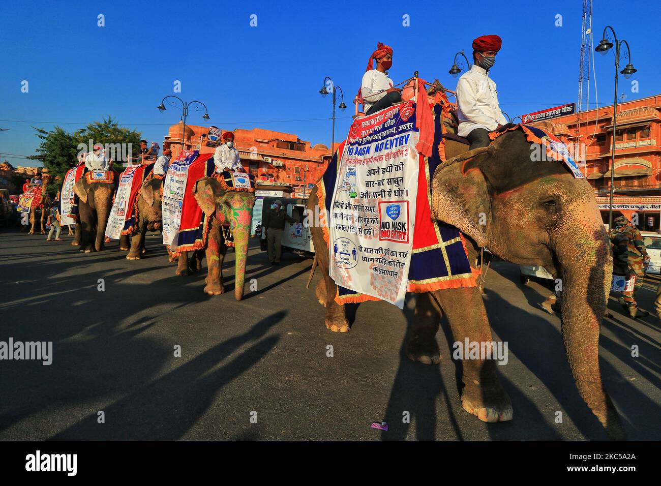 Jaipur North Police using elephants as they take out awareness rally ...