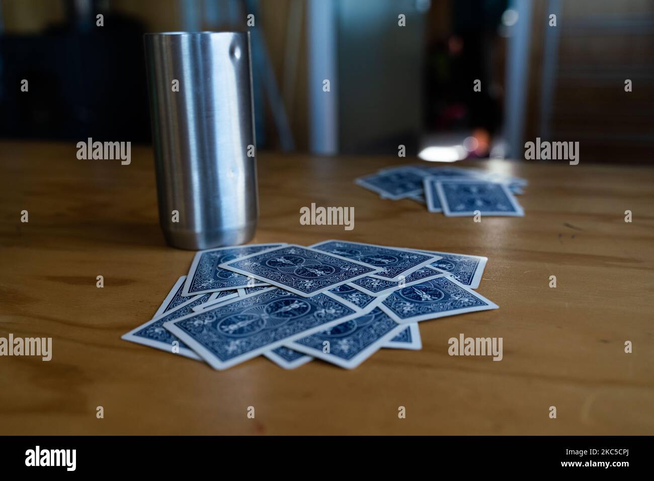 Scattered playing cards on all table hi-res stock photography and ...