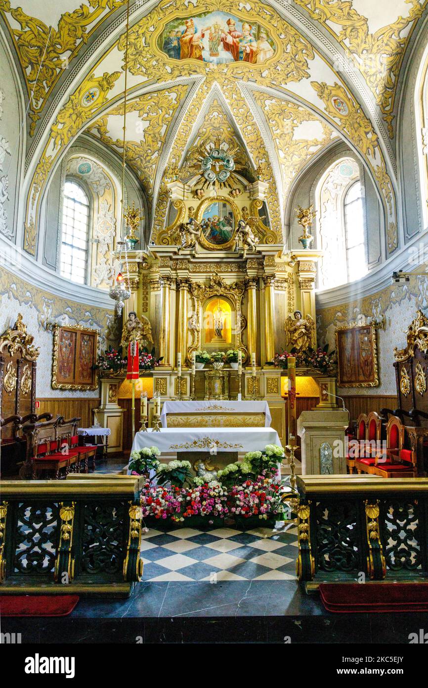 Beautiful altar hi-res stock photography and images - Alamy