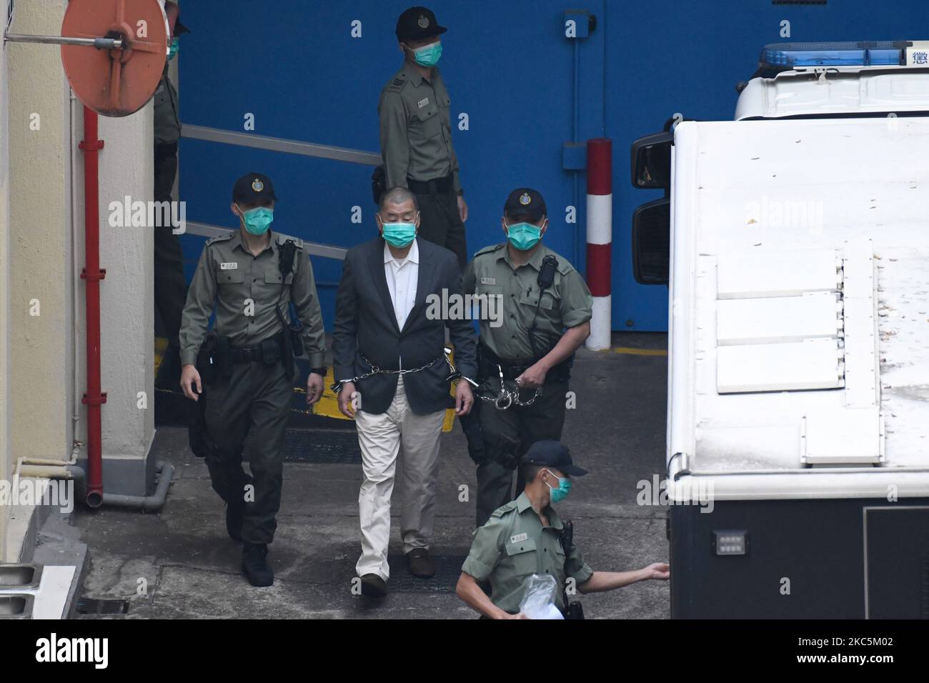 Owner of hong kong newspaper apple hi-res stock photography and images ...