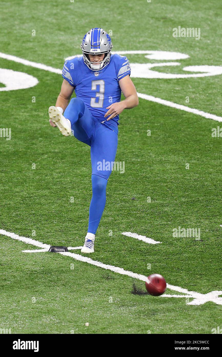 Onside hi-res stock photography and images - Alamy