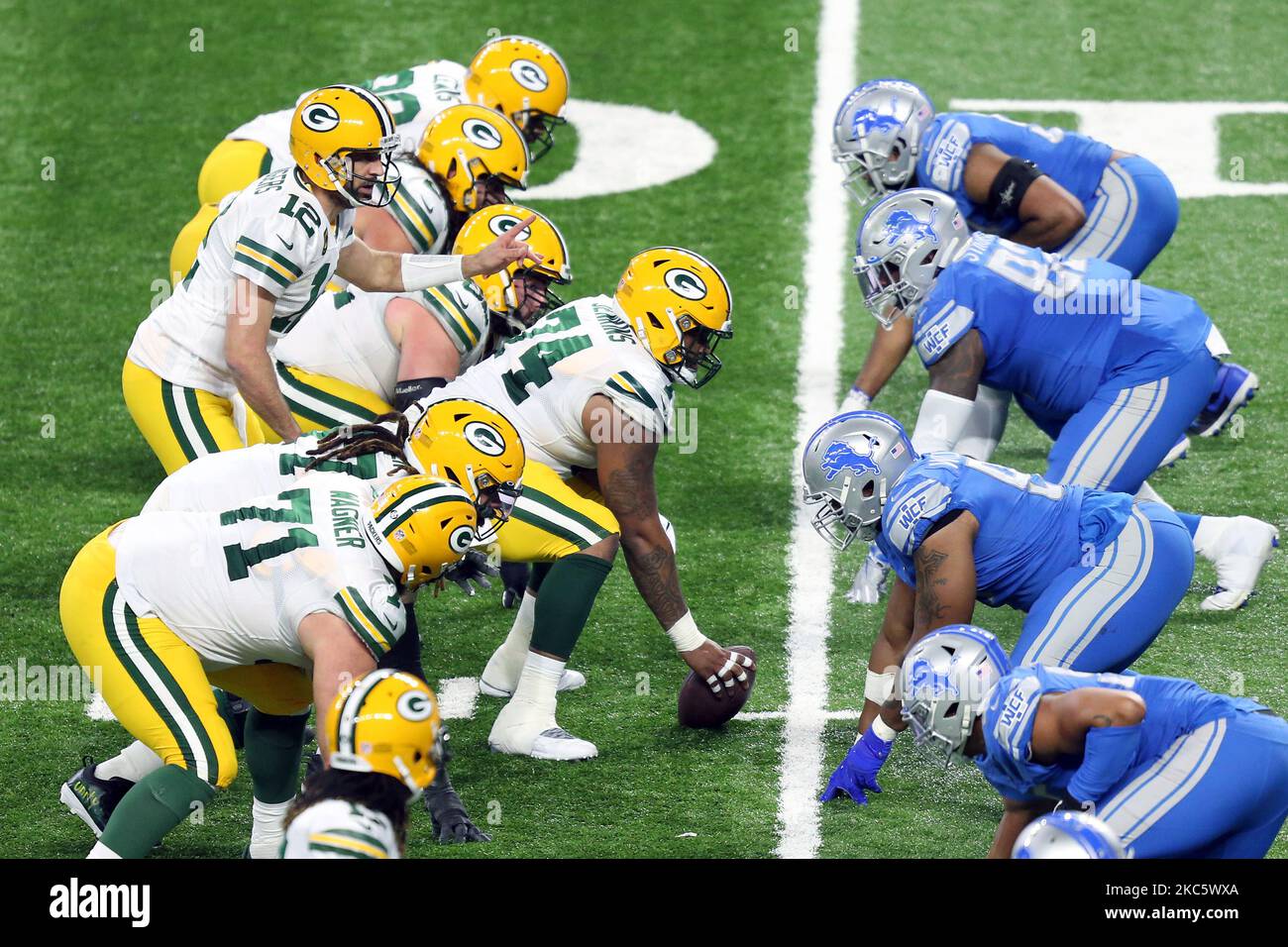 Half football field formation hi-res stock photography and images - Alamy