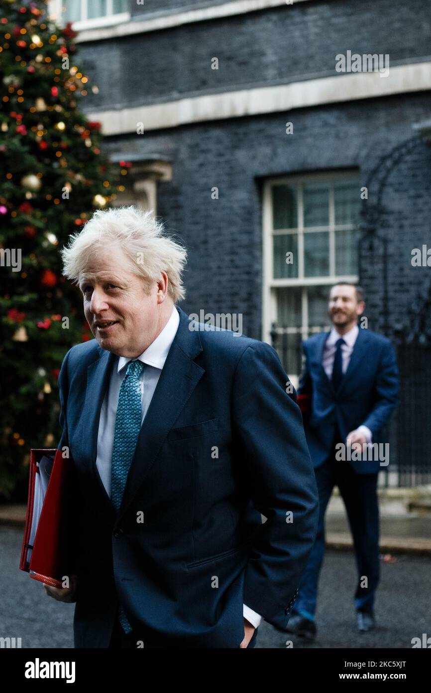 Cabinet secretary simon case hi-res stock photography and images - Alamy