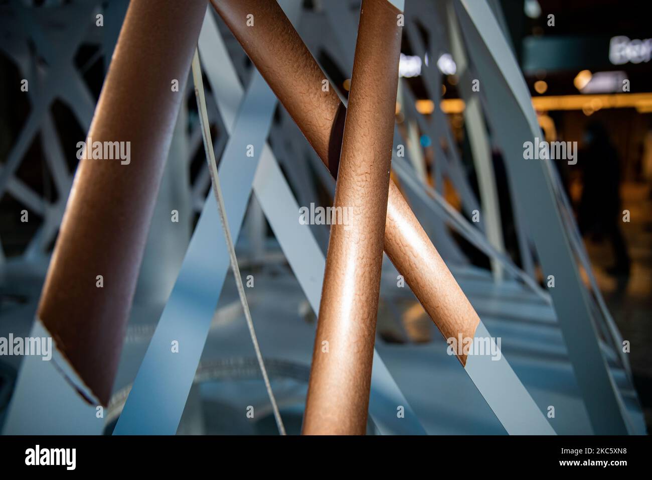 One filament paper tree hi-res stock photography and images - Alamy