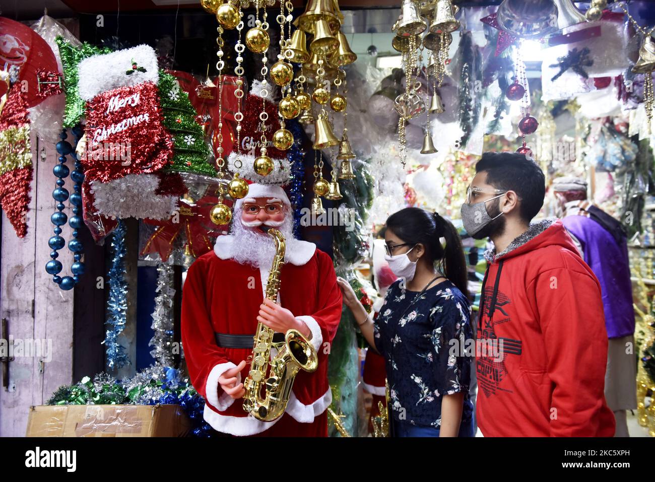 India santa claus hi-res stock photography and images - Alamy