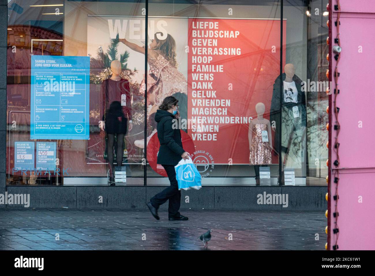 Primark clothing shop closed during the new lockdown. Closed shops in ...