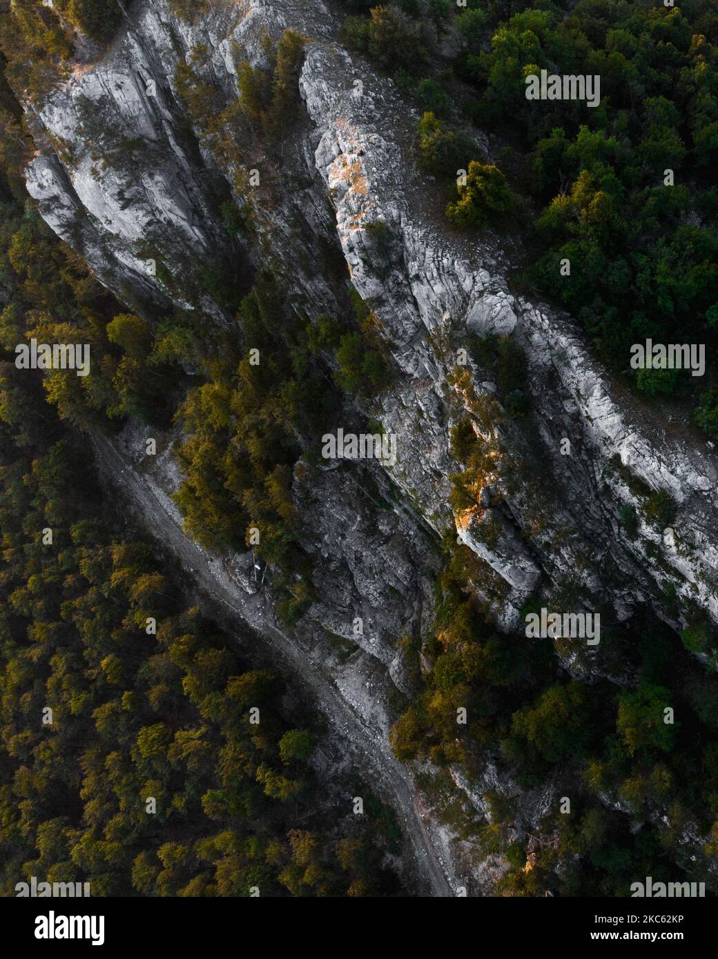 An aerial view of a rocky cliff Stock Photo - Alamy
