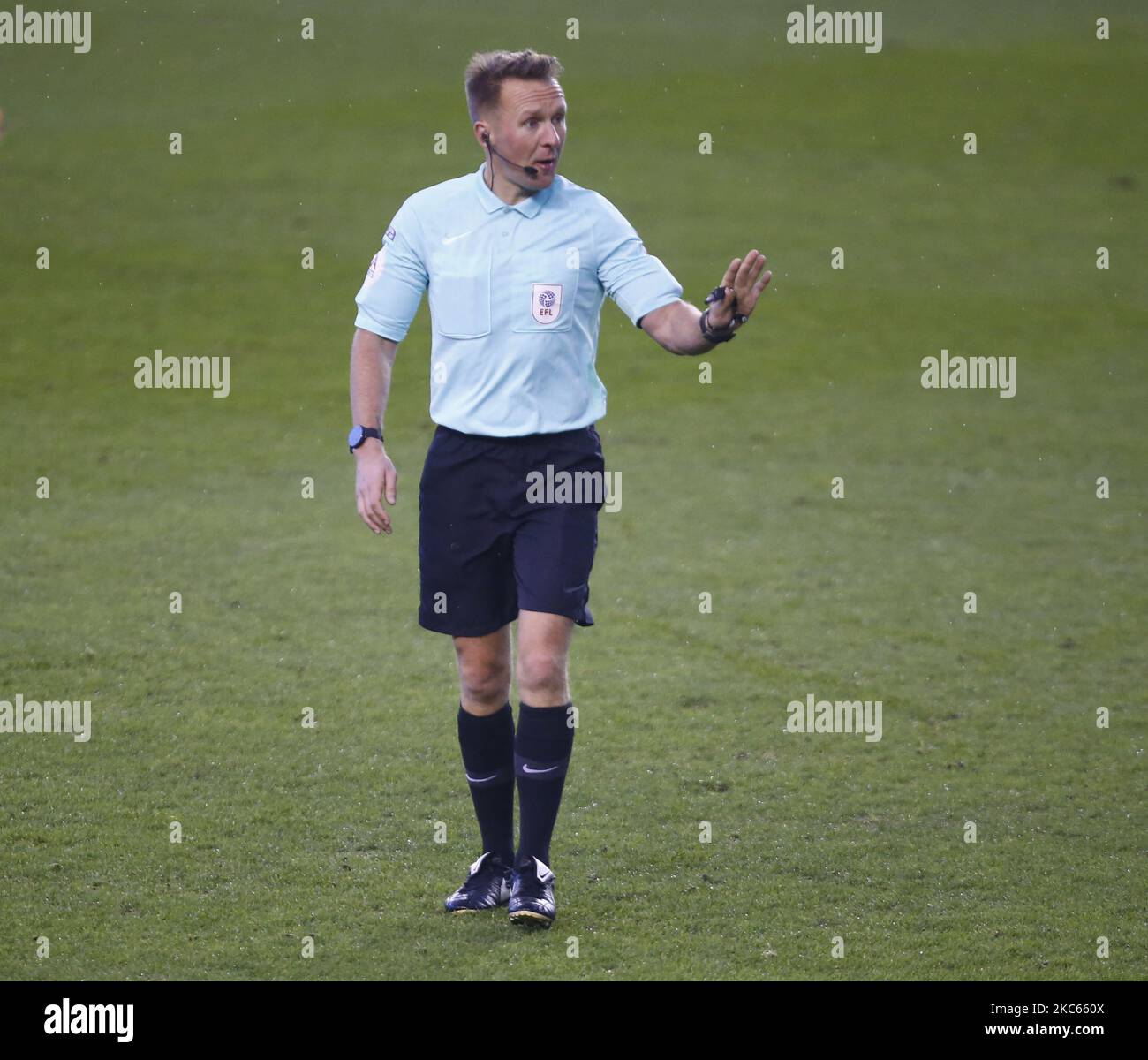 Referee Oliver Langford during Sky Bet Championship between Millwall ...