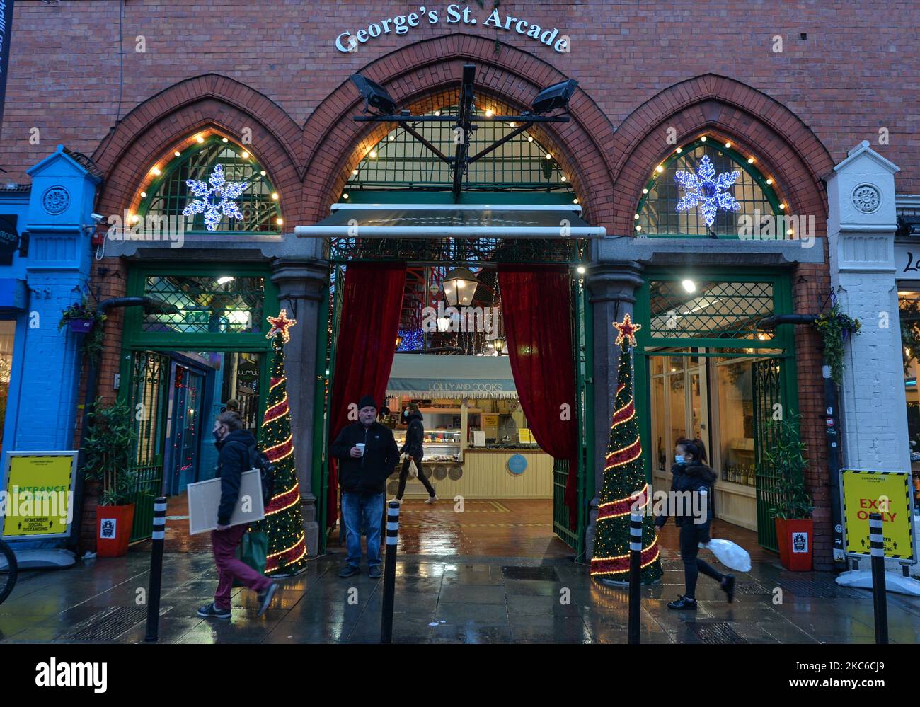 Christmas decorations at the entrance to George's Street Arcade ...