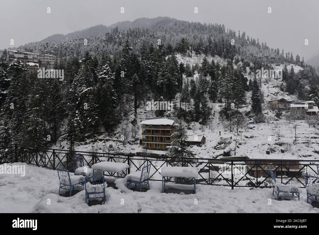 Snowfall in Himachal Pradesh, India, 28 December, 2020. Several roads ...