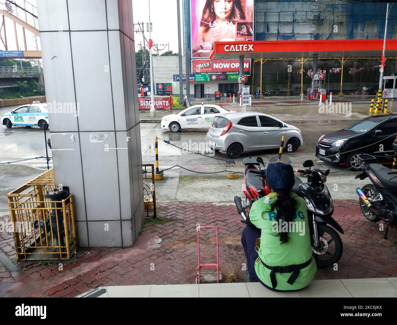 Overseas filipino workers hi-res stock photography and images - Alamy