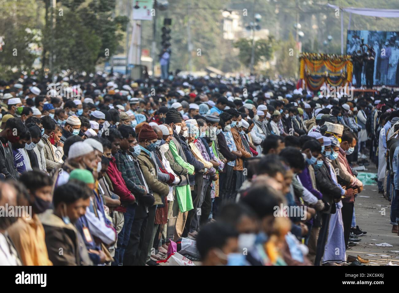 Muslims offer prayers during the funeral of Syed Mahbub-e-Khuda Dewanbagi, a sufi spiritual ...