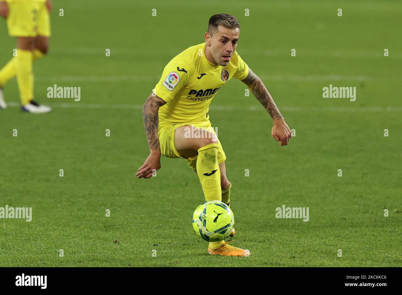 Ruben Pena of Villarreal controls the ball during the spanish league ...