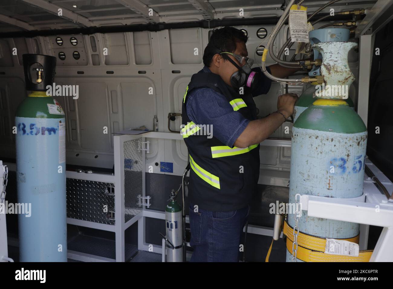 Grupo infra hi-res stock photography and images - Alamy