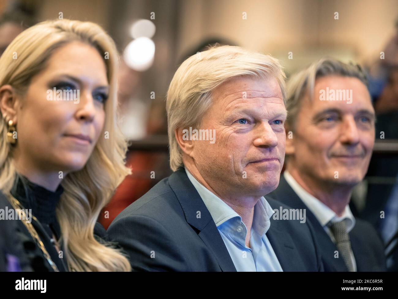 Berlin, Germany. 04th Nov, 2022. Oliver Kahn (center), former soccer ...