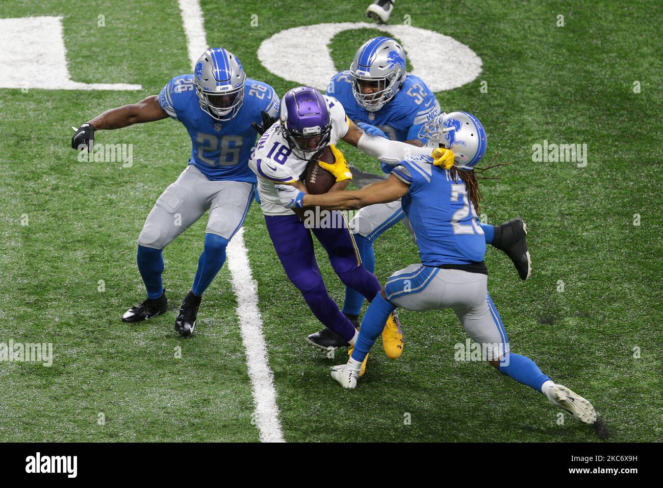 Minnesota Vikings wide receiver Justin Jefferson (18) runs the ball ...