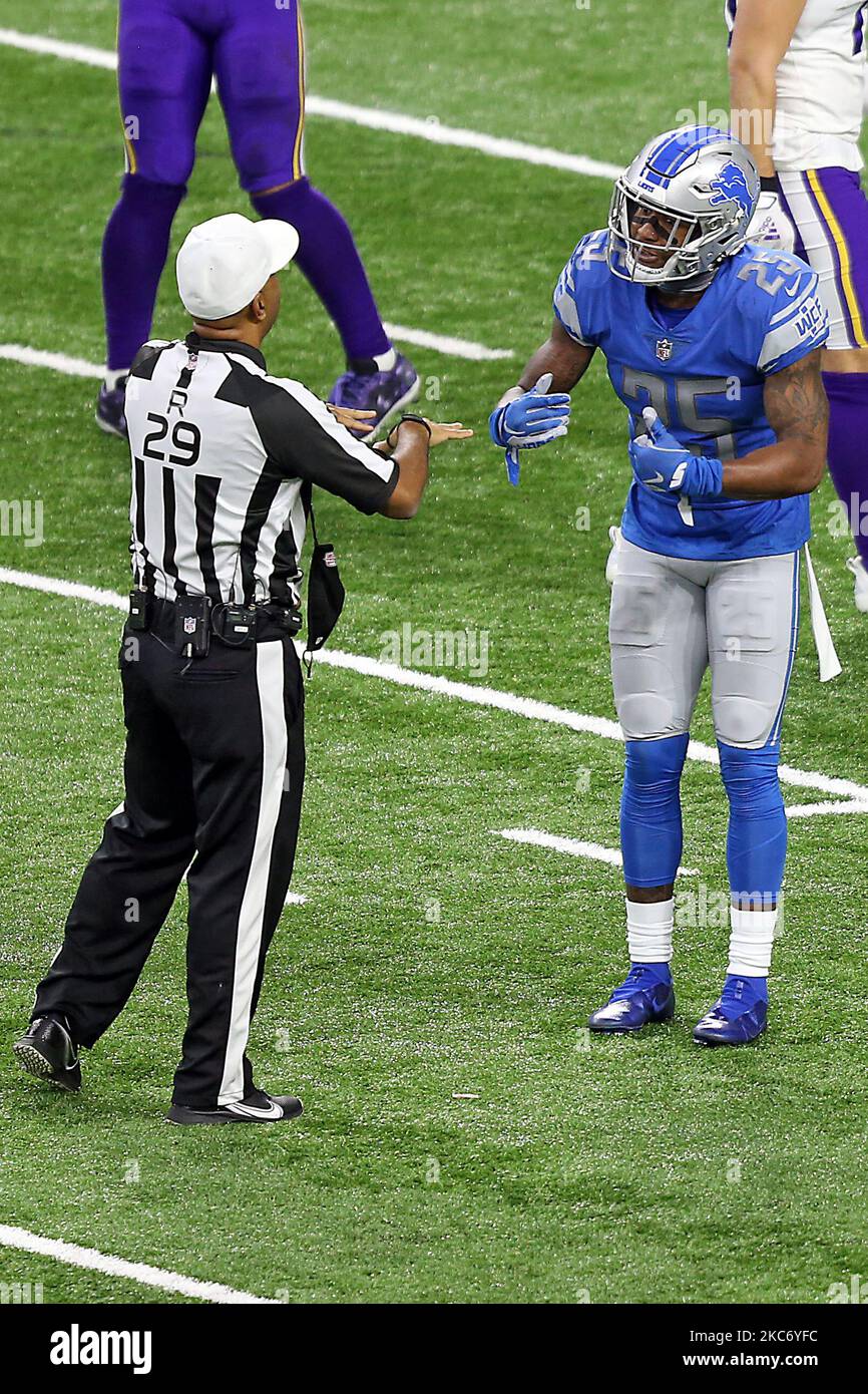 Referee adrian hill hi-res stock photography and images - Alamy