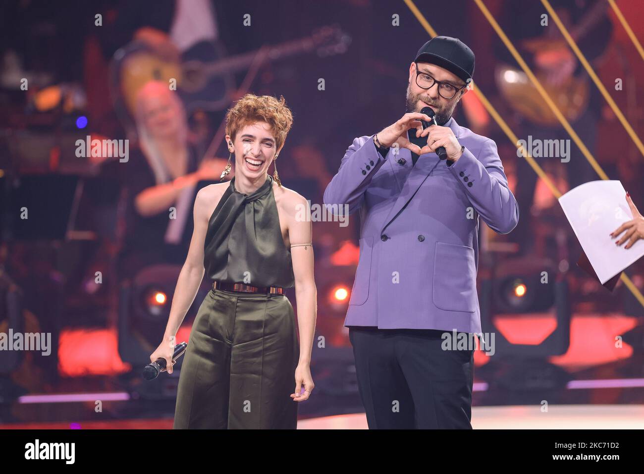 Berlin, Germany. 04th Nov, 2022. Talent Anny Ogrezeanu and coach Mark ...