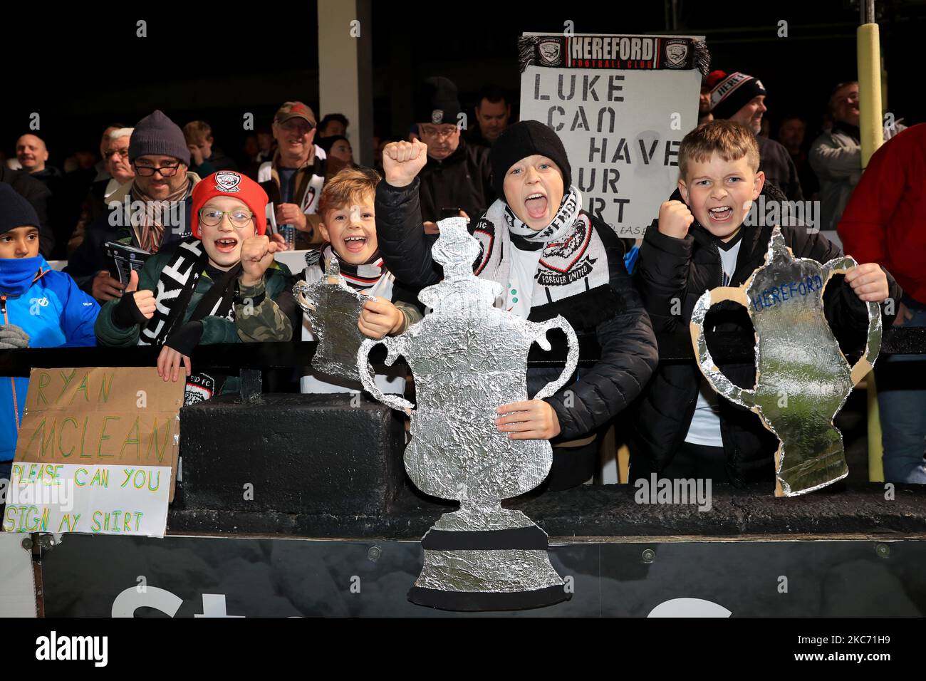 Tin foil cup hi-res stock photography and images - Alamy