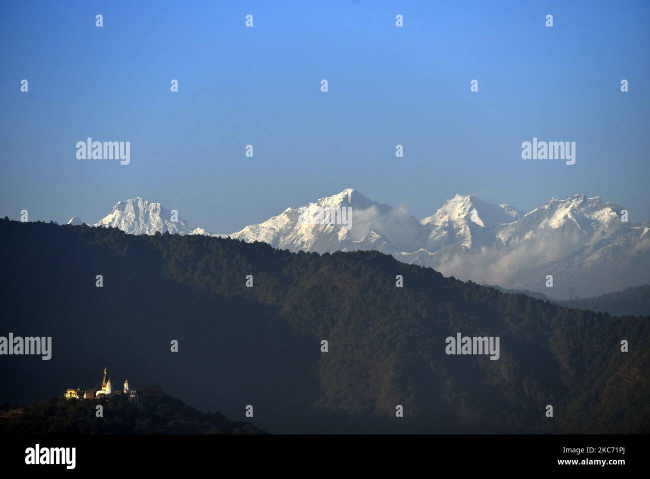 Mount ganesh himal ranges hi-res stock photography and images - Alamy