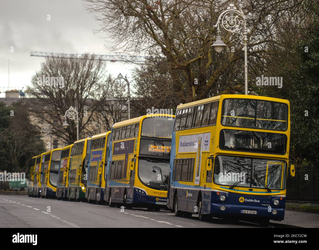 Number 7 bus hi-res stock photography and images - Alamy