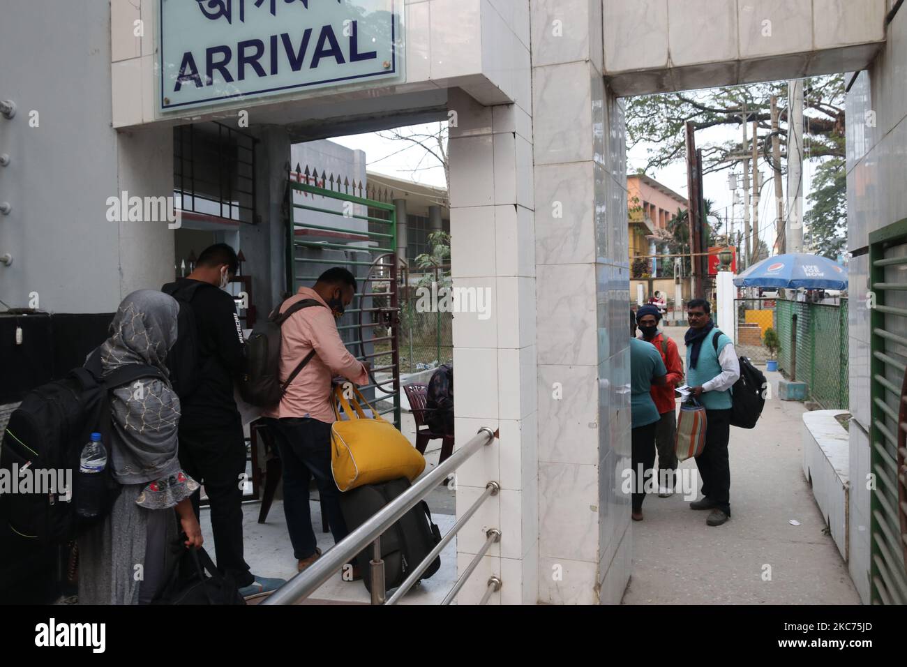 Bangladesh present enter the Bangladesh Benapol out post after the ...