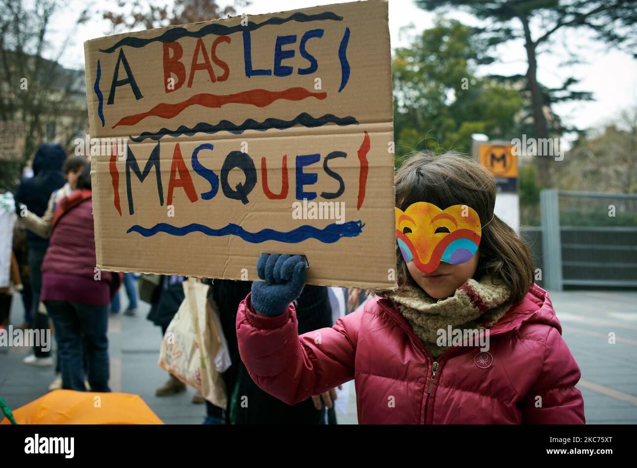 Dont drop in hi-res stock photography and images - Alamy