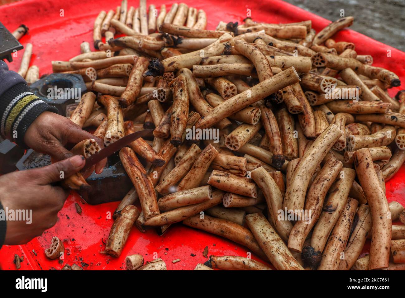 Bus stand baramulla hi-res stock photography and images - Alamy