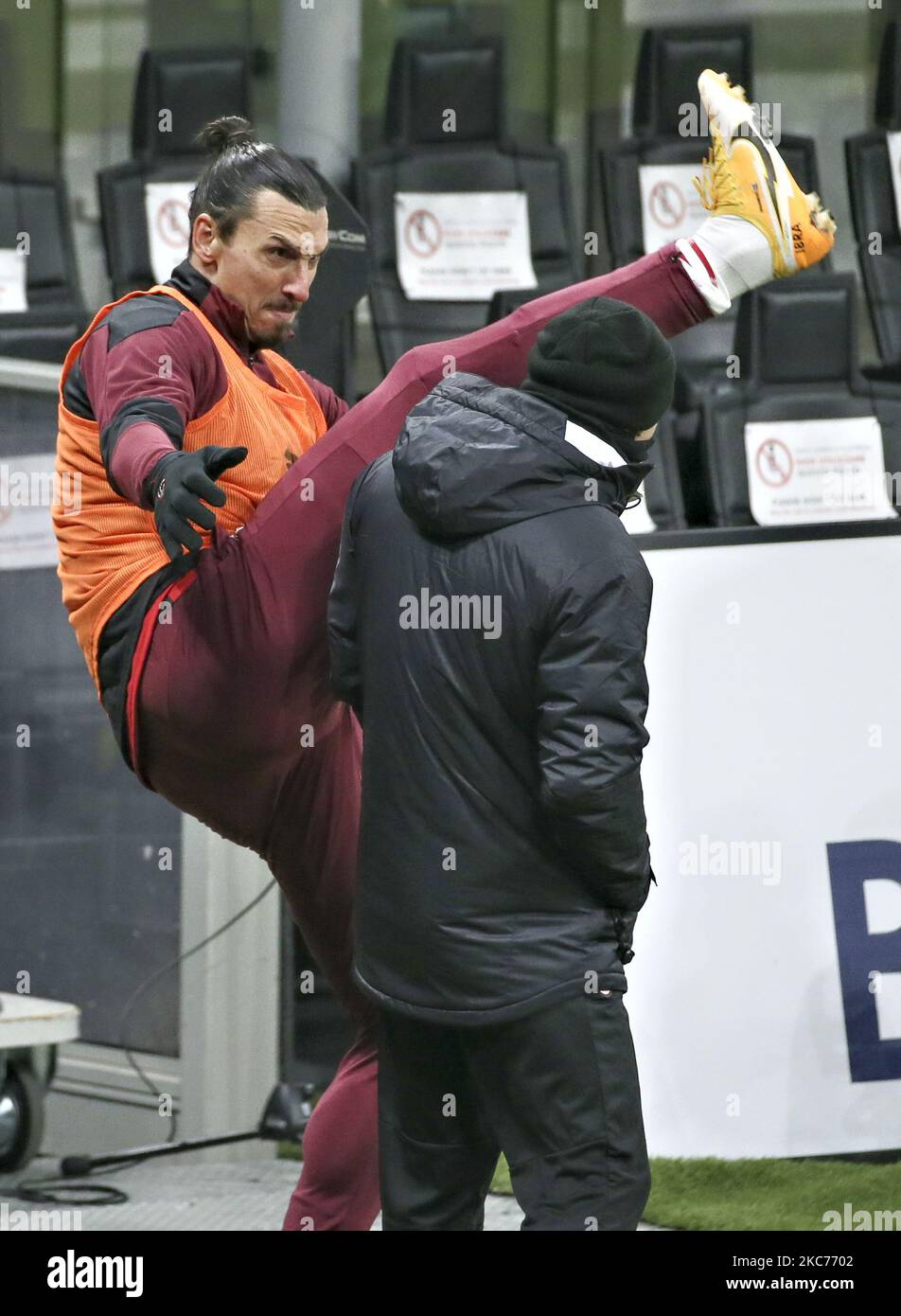 Zlatan Ibrahimovic of AC Milan makes Taekwondo shot in the warm-up ...