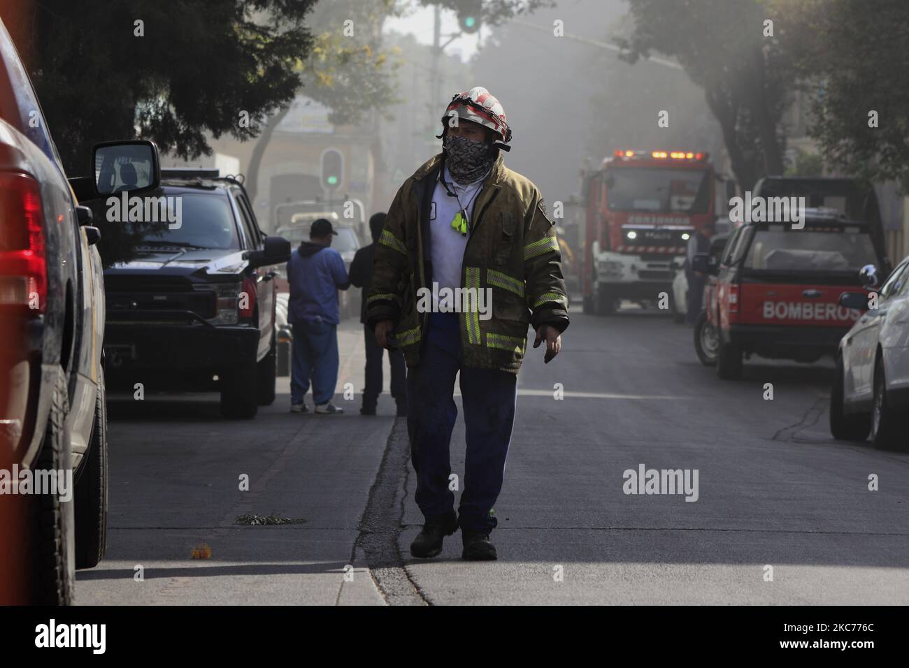 The heroic fire department of mexico city hi-res stock photography and ...