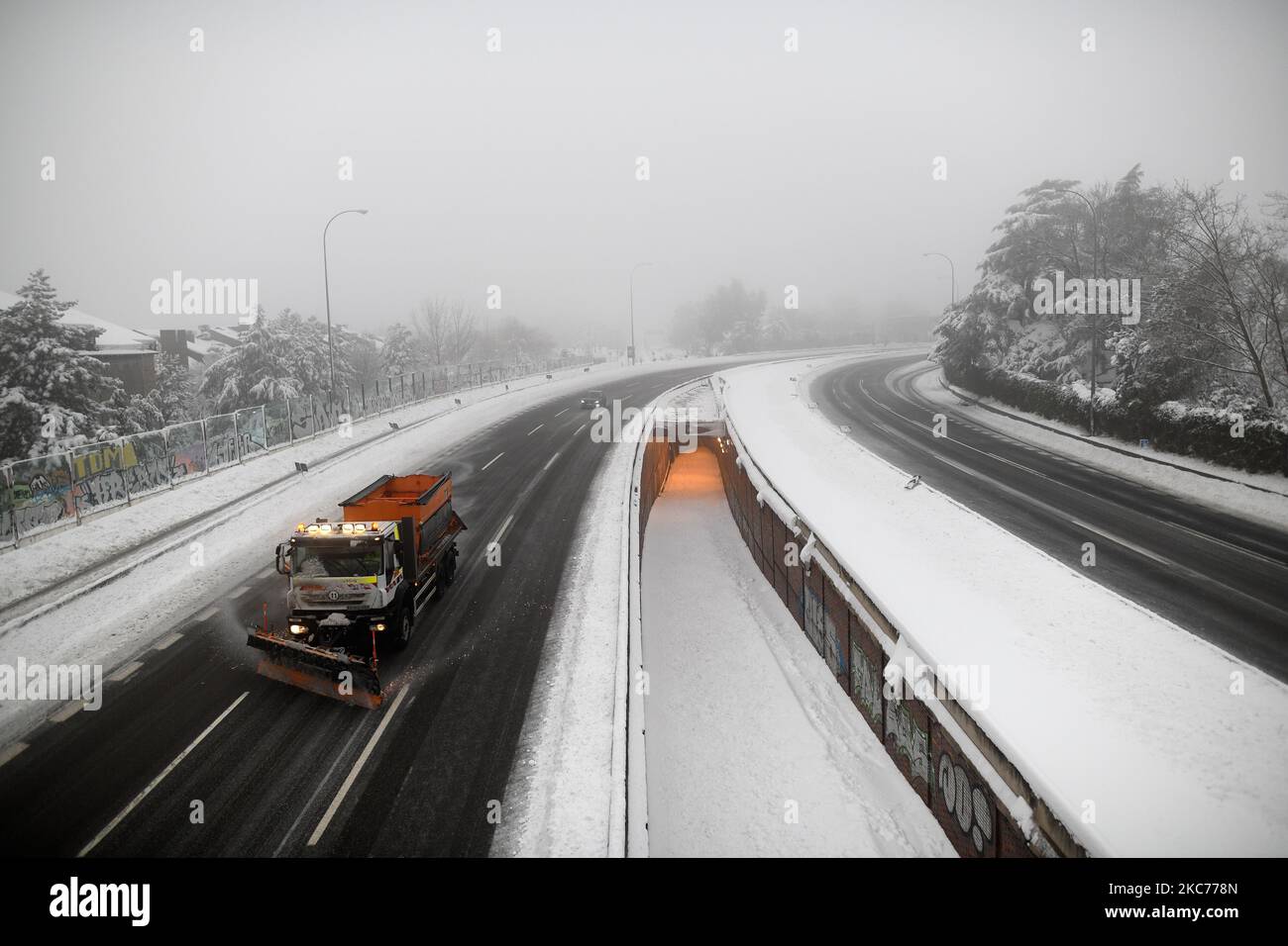 6 lane motorway hi-res stock photography and images - Alamy