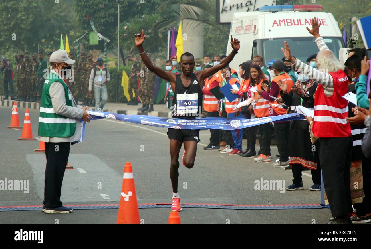 Bangladeshi and foreign runners participate in the Bangabandhu Sheikh ...