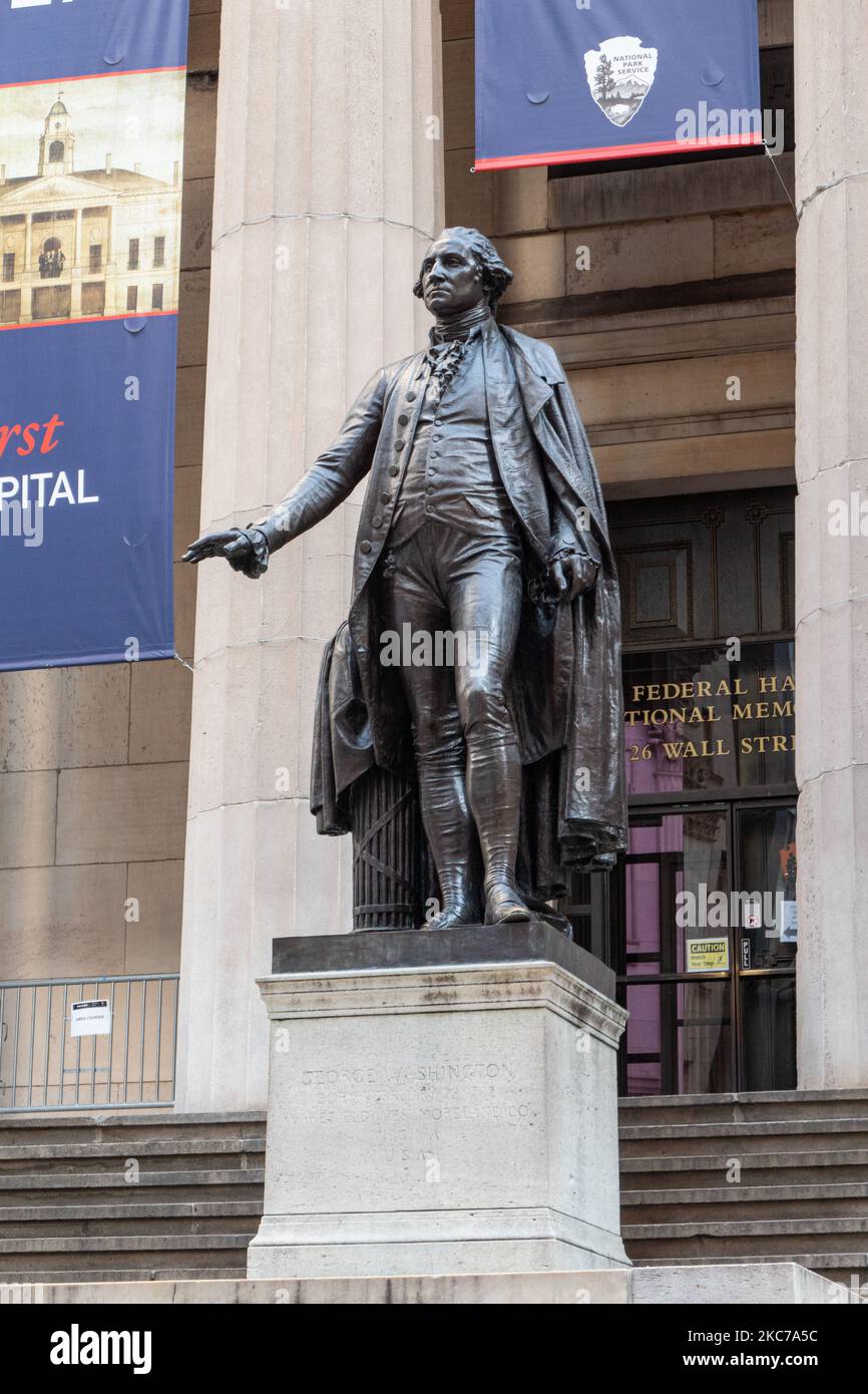 A bronze statue of the first President of the United States of America ...