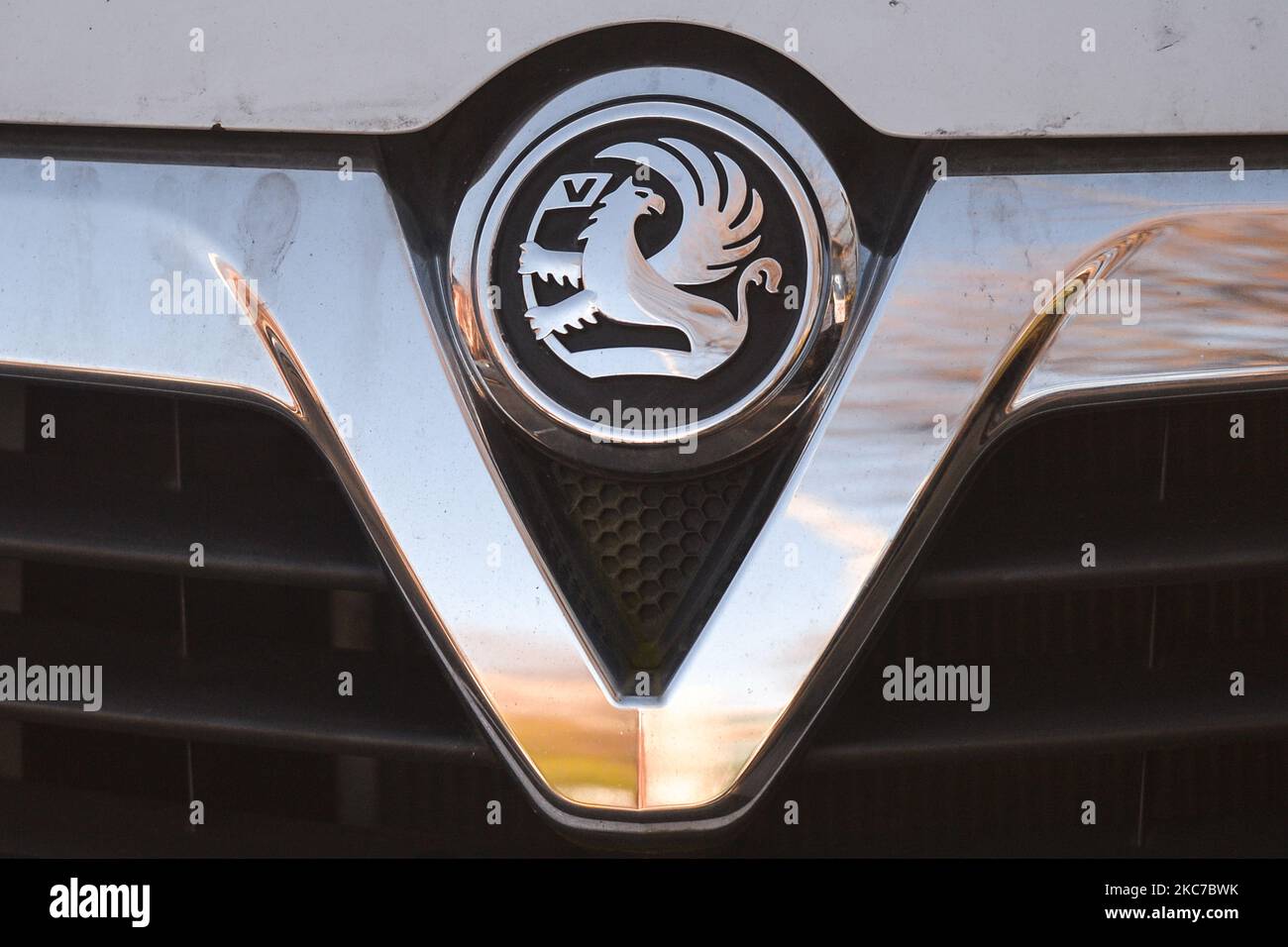 Vauxhall logo hi-res stock photography and images - Alamy