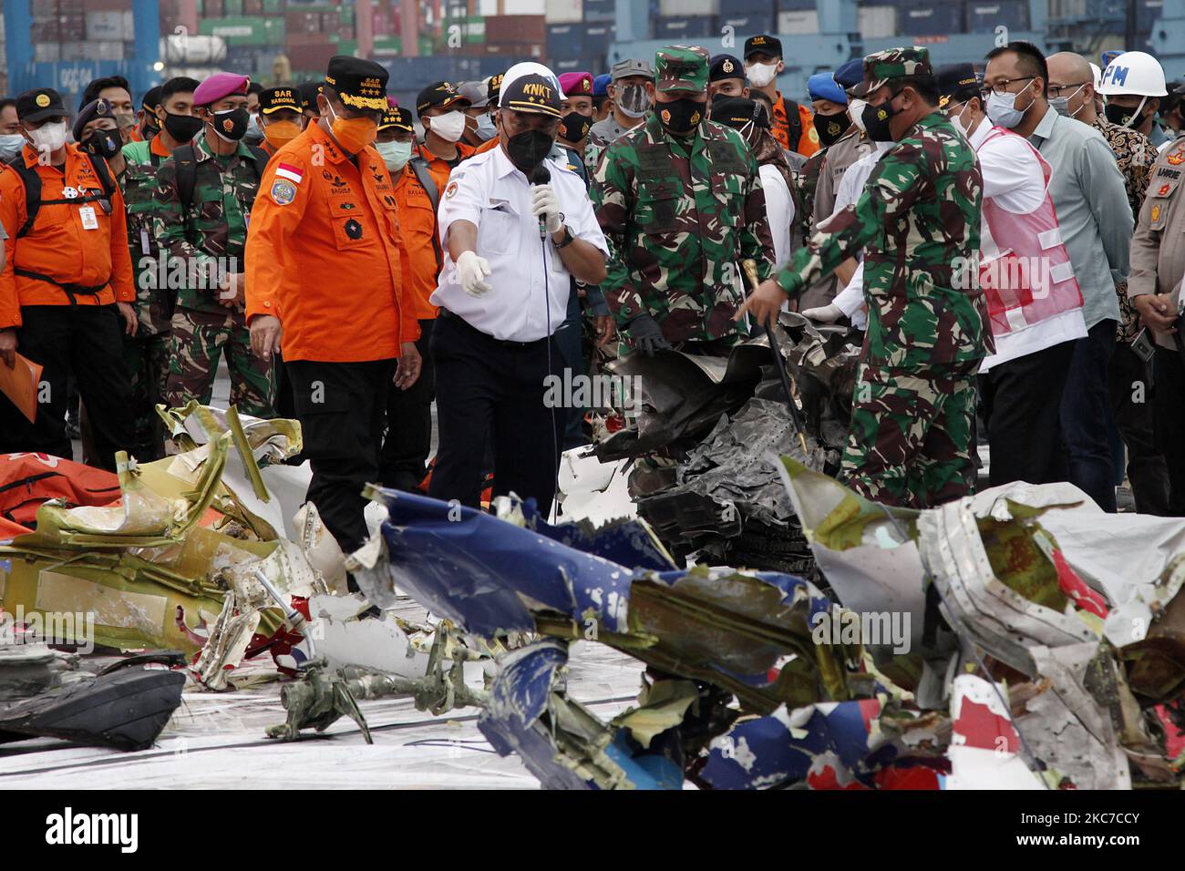Head of Transportation Safety Commite Soerjanto Tjahjono (2nd L ...