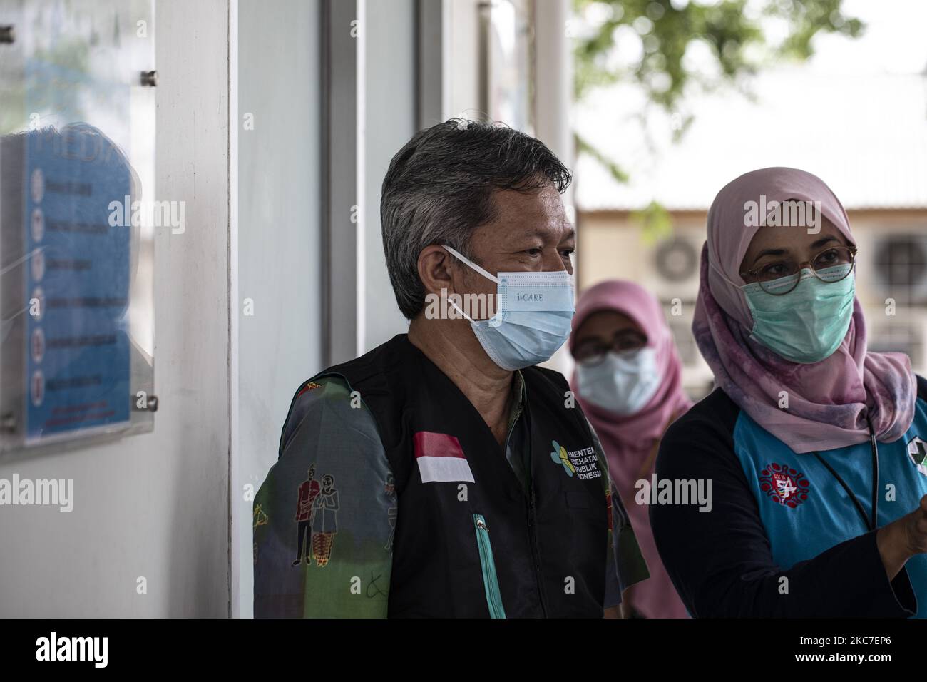 Dr. MUHAMMAD HELMI MM (left) , from South Jakarta Health District ...