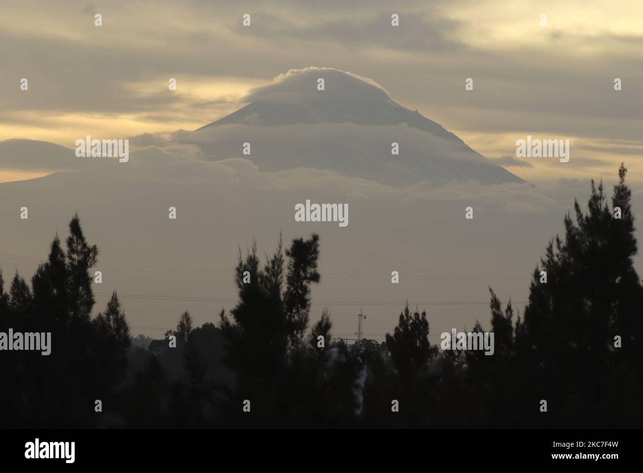 Sunrise and panoramic view of the Popocatépetl Volcano from Mexico City ...