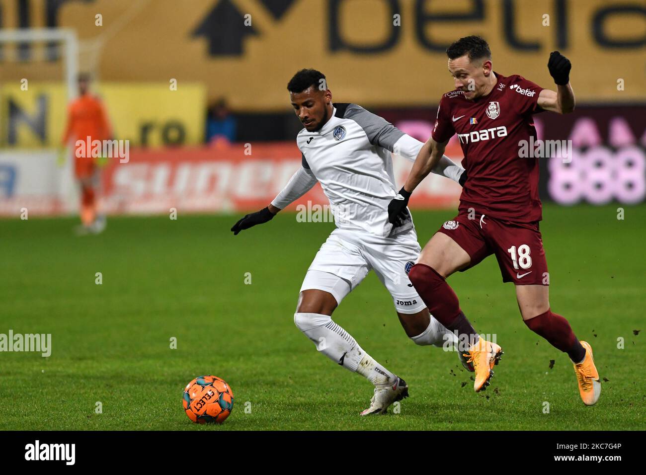 Valentin Costcahe (red) and Georgi Pashov (white) during the 16th game ...