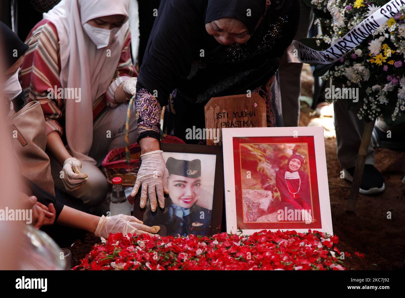 News funeral passenger hi-res stock photography and images - Alamy
