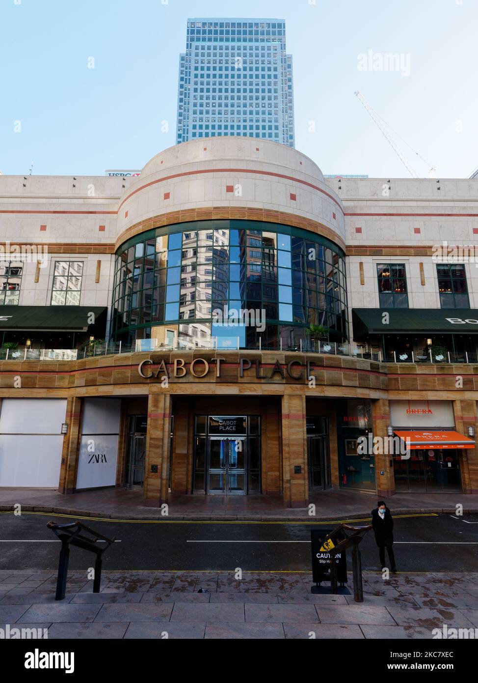 Cabot Place entrance in Cabot Square in the Canary Wharf area of London ...