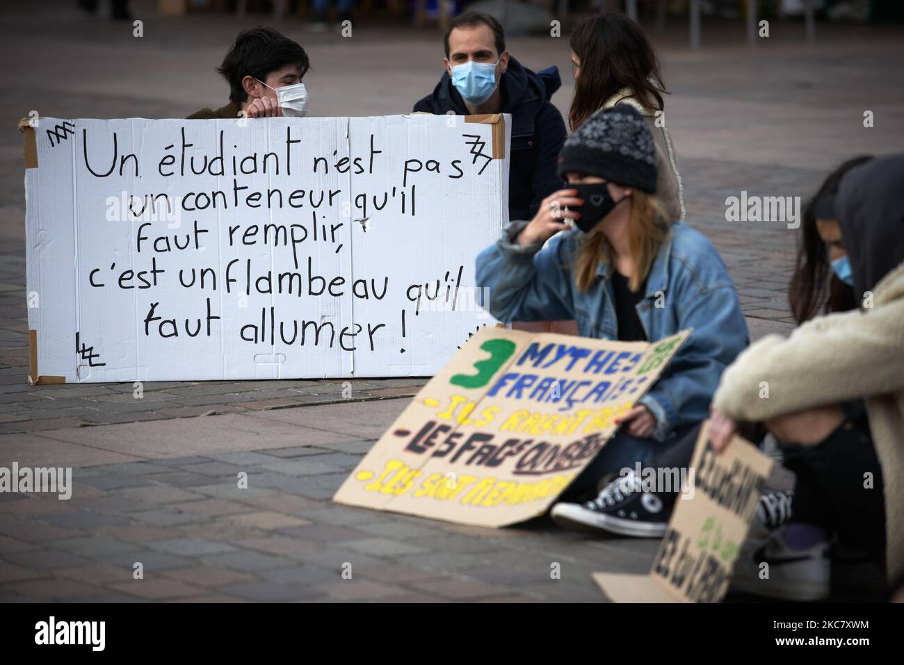 Reading university student union hi-res stock photography and images ...