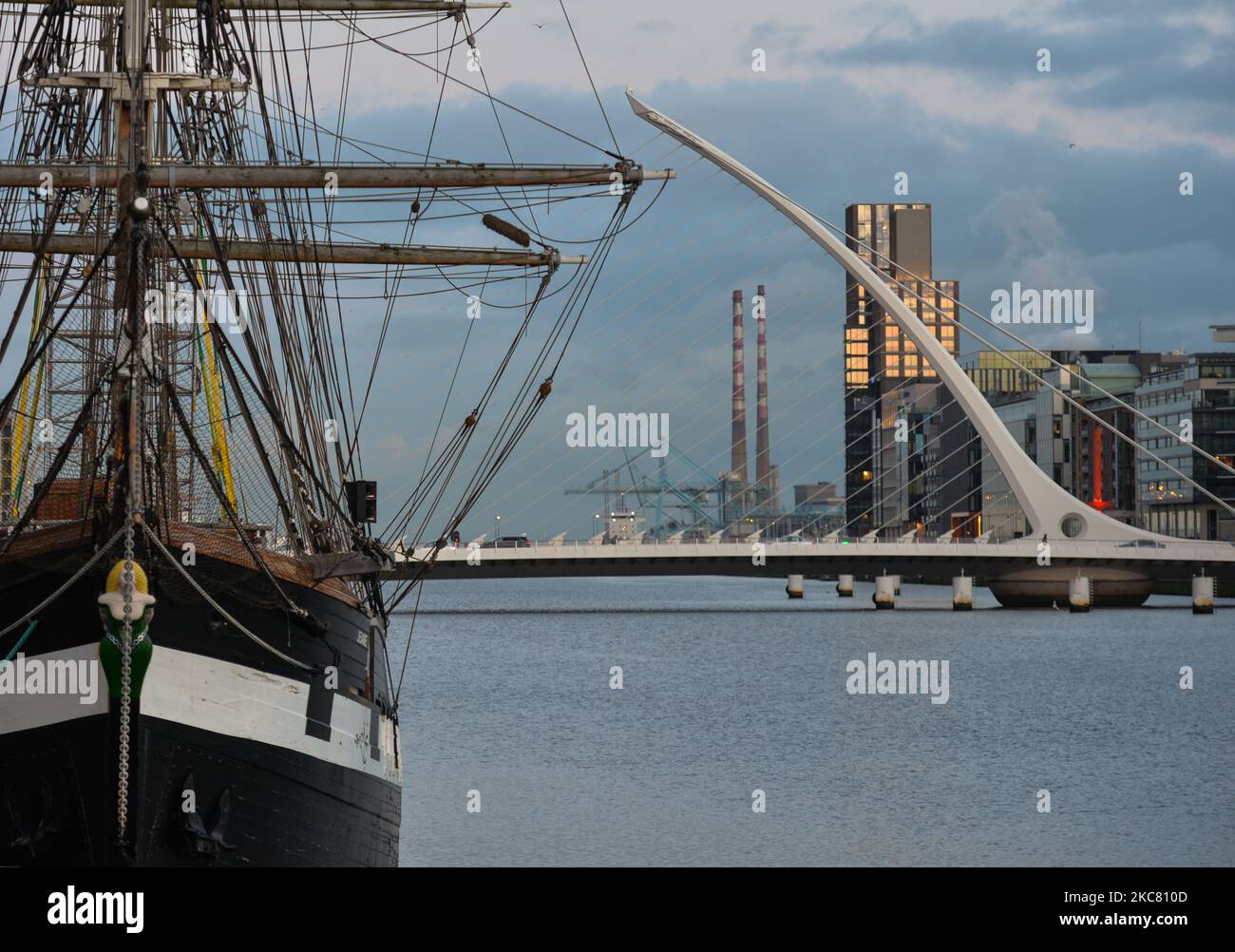 Samuel beckett bridge 2021 hi-res stock photography and images - Alamy