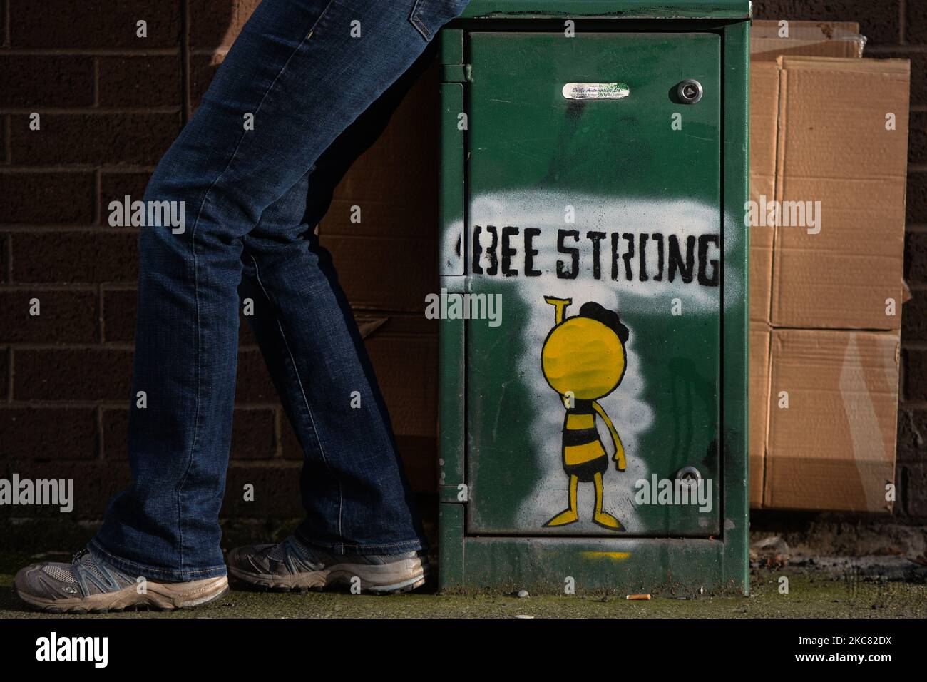 Bee strong graffiti hi-res stock photography and images - Alamy