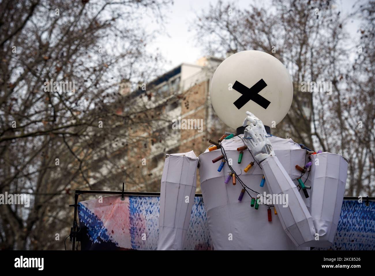 The giant mannequin hi-res stock photography and images - Alamy